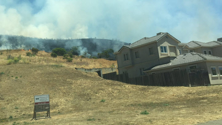 Crews Contain Four-Alarm Brush Fire in Vallejo – NBC Bay Area