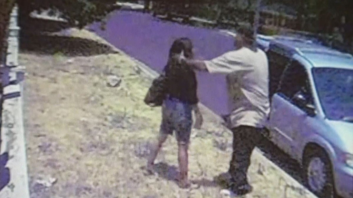 Caught on Camera: Kidnapper Grabs Woman by Her Hair, Throws Her Into ... Caught on Camera: Kidnapper Grabs Woman by Her Hair, Throws Her Into ...