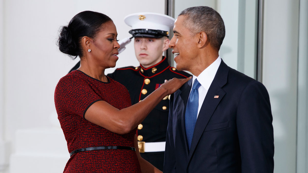 White House Residence Staff Present Flags for Departing Obamas – NBC ...