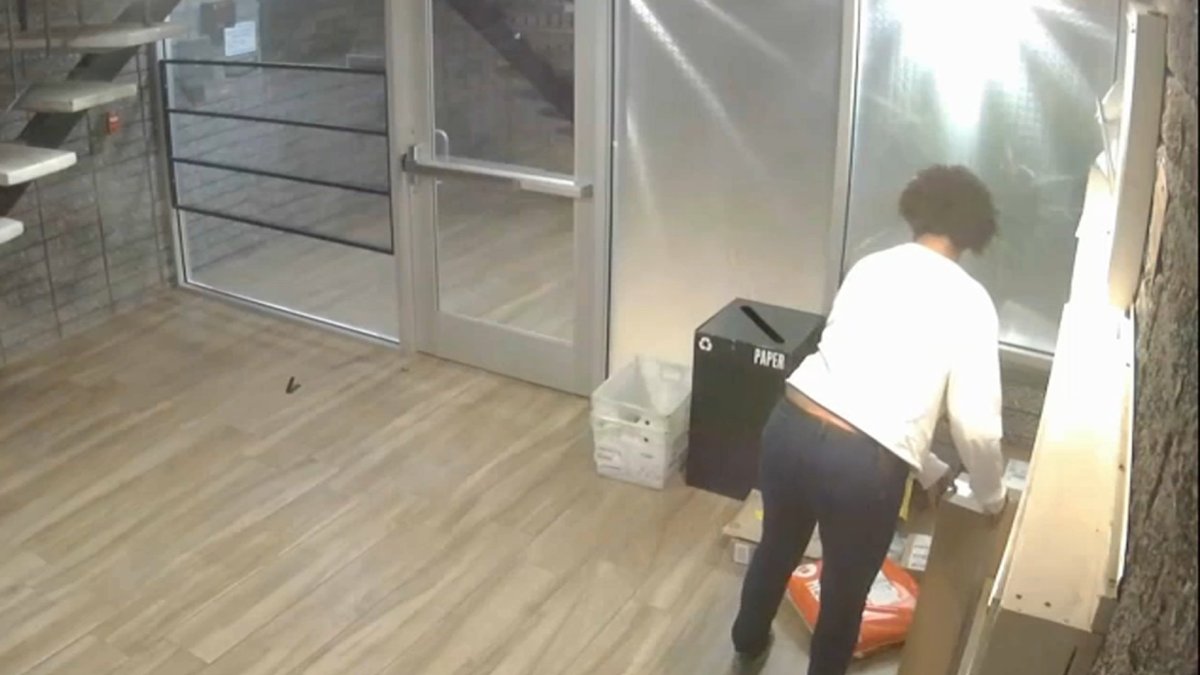 DoorDash Delivery Woman Drops Off Food, Then Swipes Packages From ... DoorDash Delivery Woman Drops Off Food, Then Swipes Packages From ...