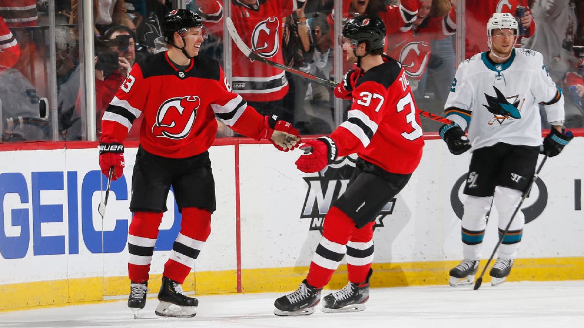 Mackenzie Blackwood Has 36 Saves, Devils Beat Sharks 2-1 – NBC Bay Area