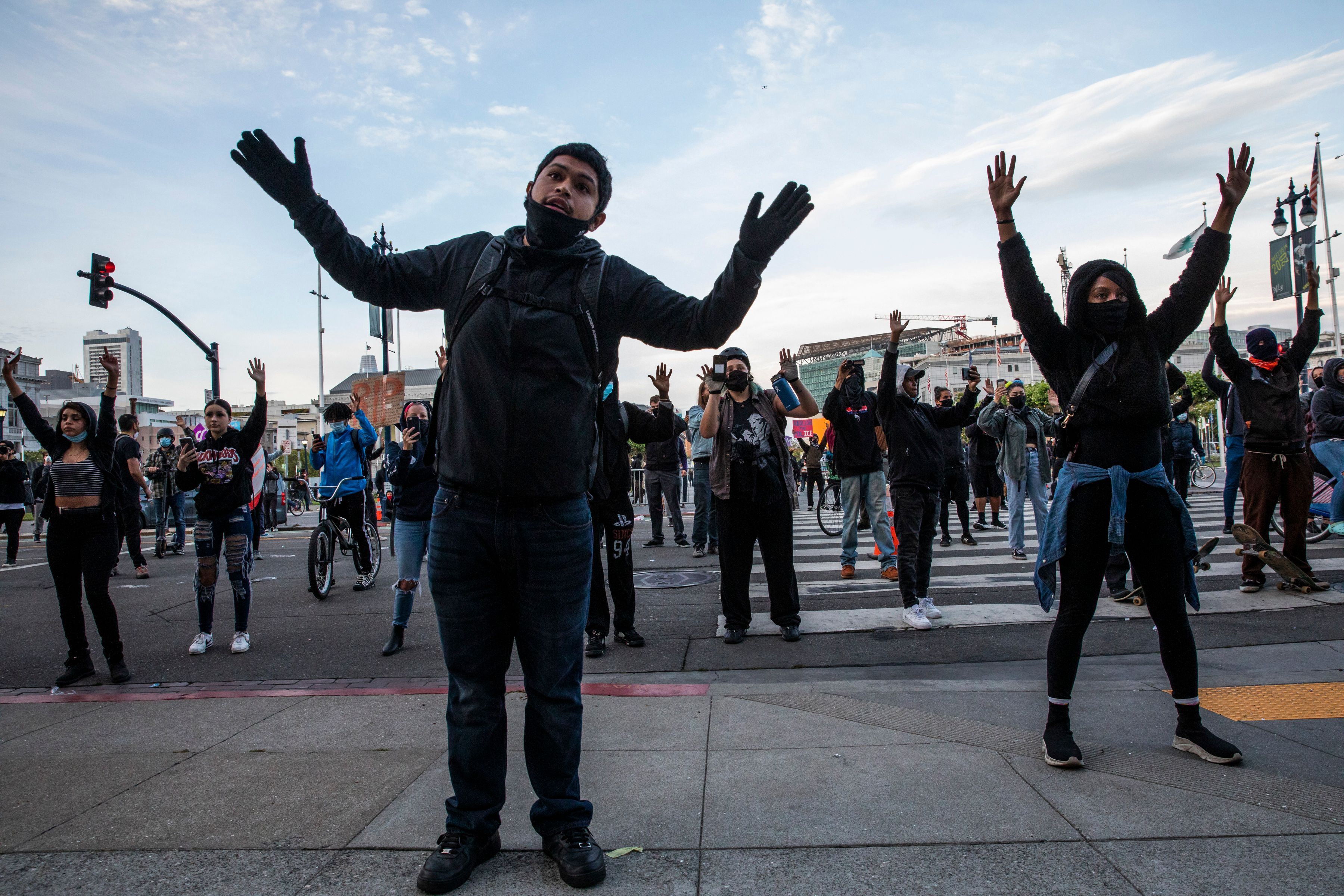Photos: Moments of Unity at Peaceful George Floyd Protests – NBC Bay Area