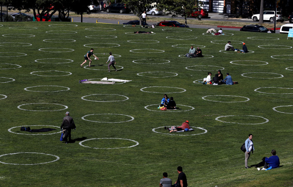 Social Distancing Circles Keep San Francisco Park Visitors in Check ...