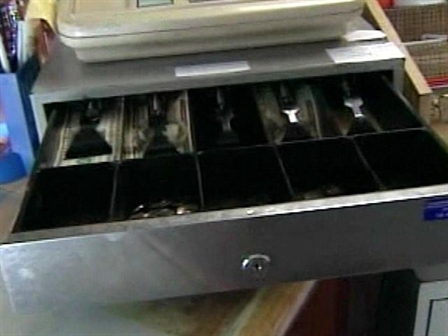 Dear Bank Robber: Beware of Exploding Dye Pack! – NBC Bay Area