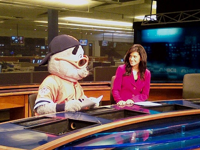 Well Known Figure Takes Over KNTV Anchor Chair – NBC Bay Area