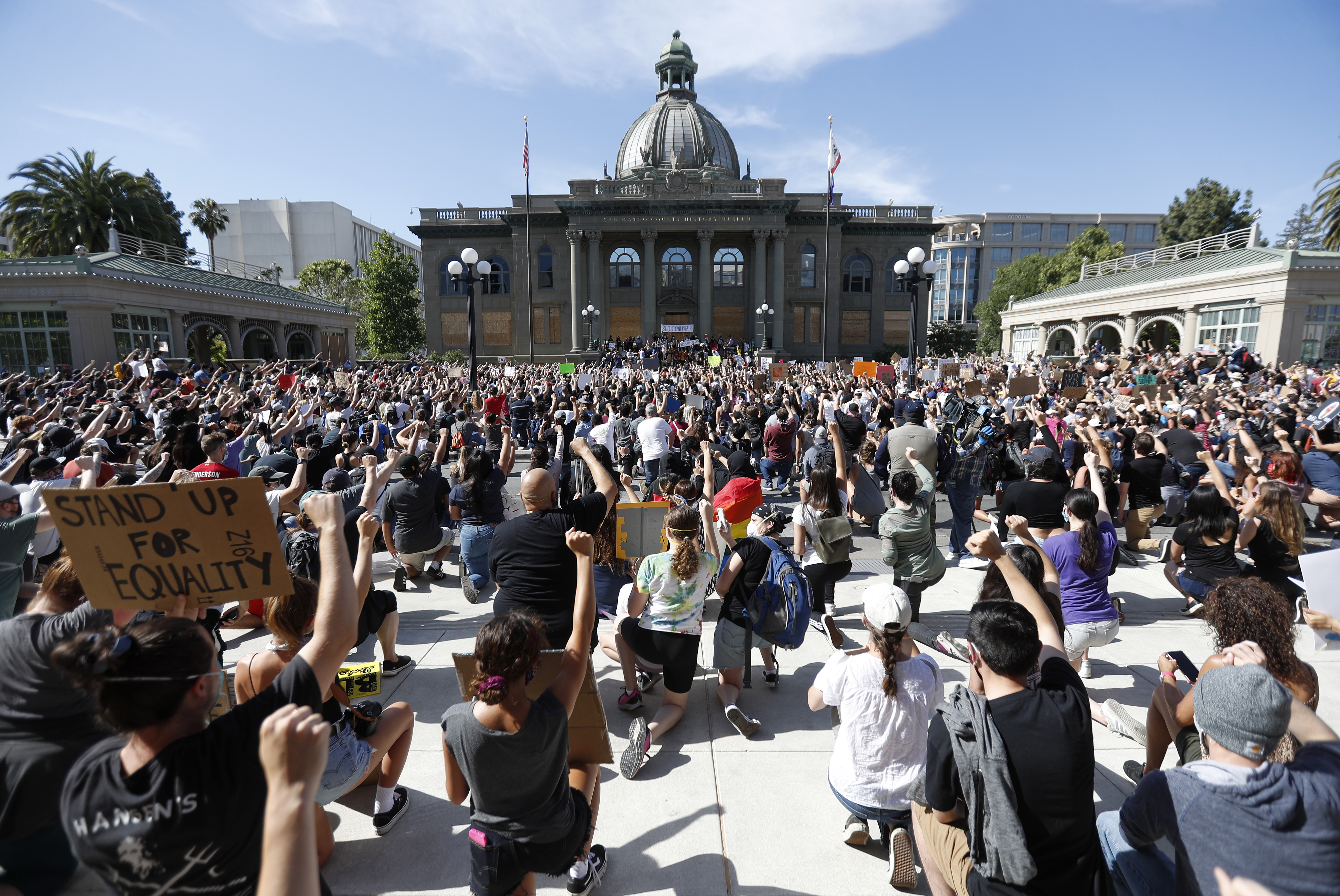 Photos: Moments of Unity at Peaceful George Floyd Protests – NBC Bay Area