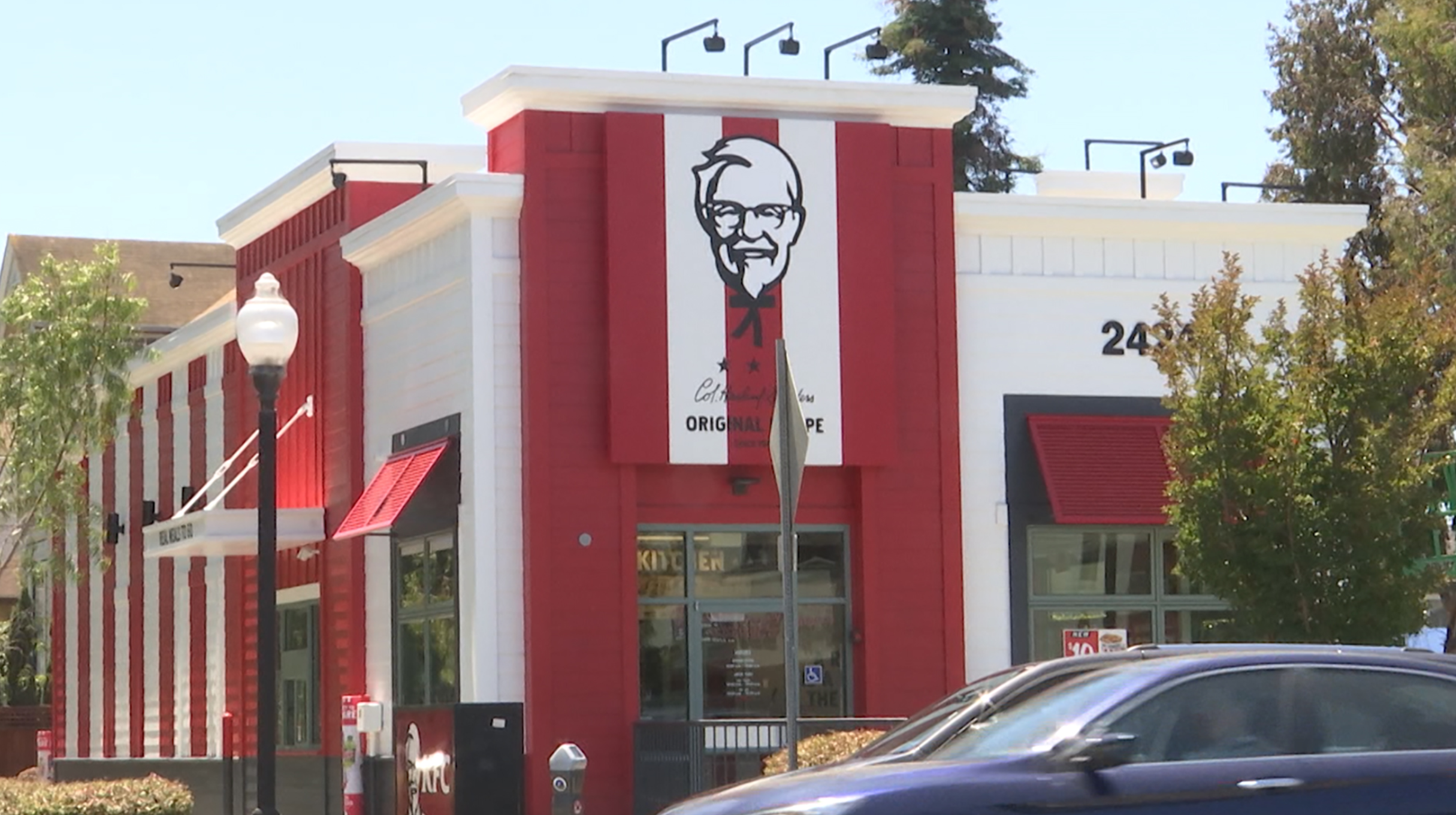 No Longer A ‘Circus Tent!’ KFC in Alameda Gets City-Ordered Paint Job ...