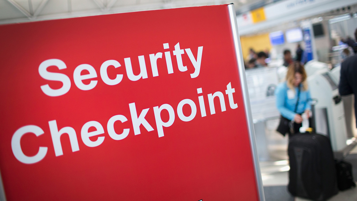Houston, New Orleans airports warn of hours-long security lines – NBC ...