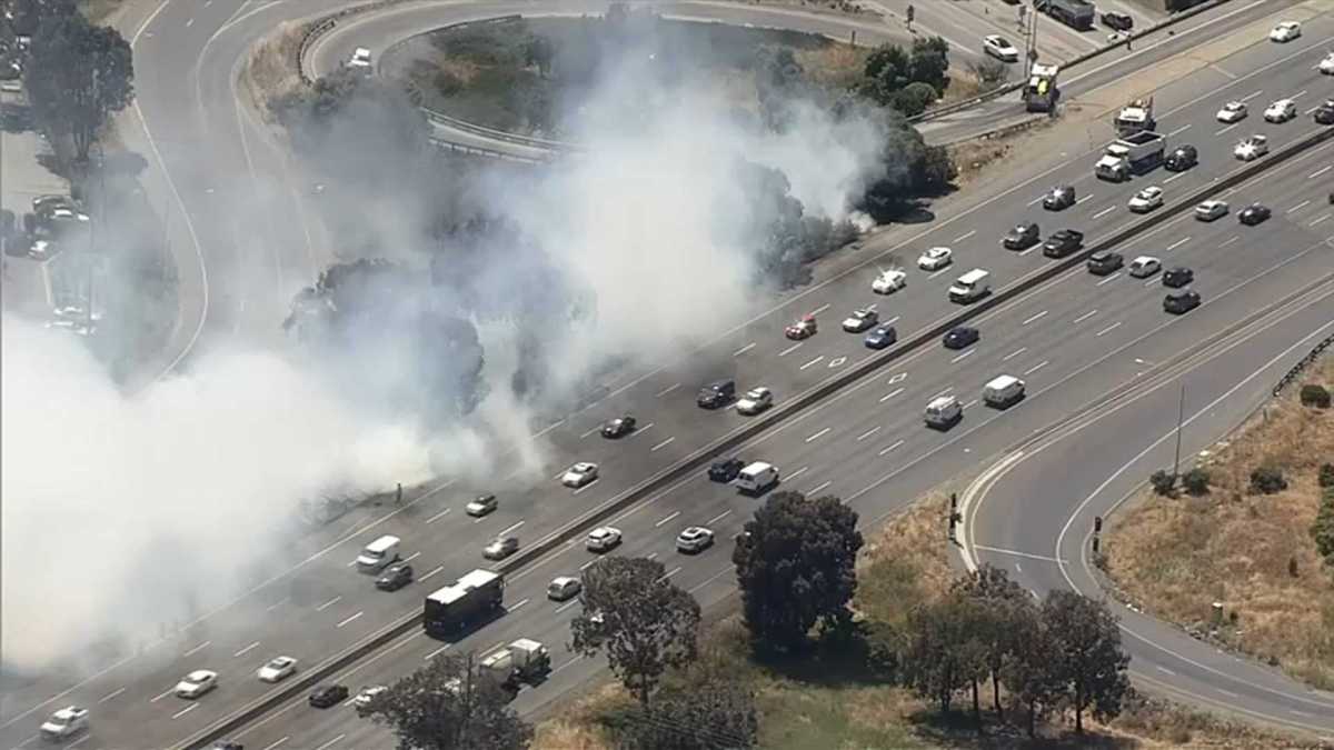 Brush Fire Near Hwy 101 Closes SB Ramps in Redwood City – NBC Bay Area