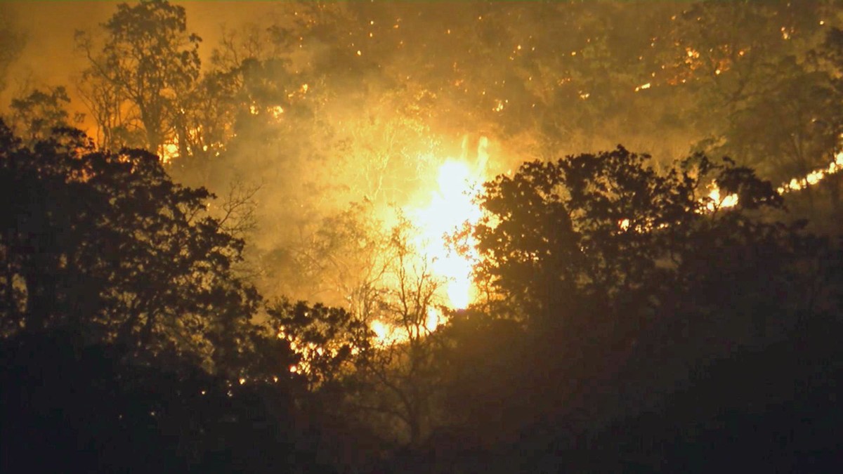 Wildfire in Mariposa County, Near Yosemite, Spreads to 75 Square Miles ...