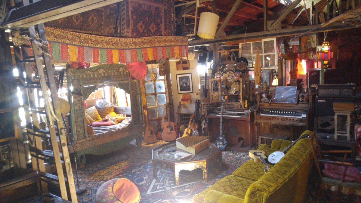 Photos: Inside the Oakland ‘Ghost Ship’ Warehouse Building Before It ...