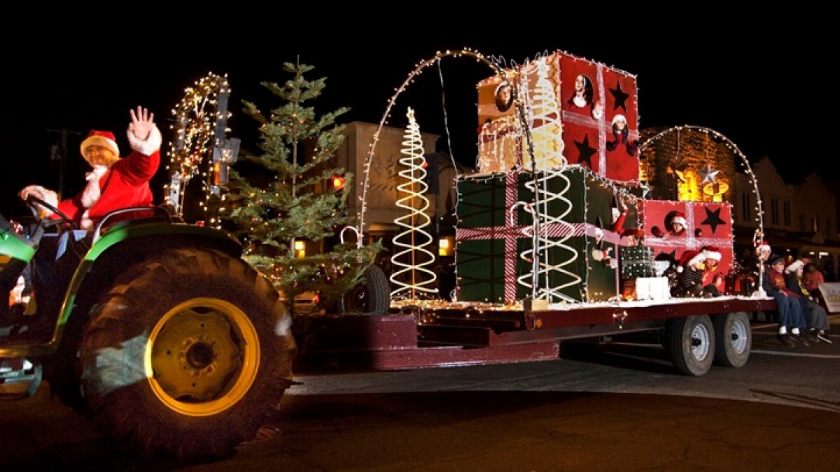 Calistoga’s Holiday Parade Is Tractor-riffic – NBC Bay Area