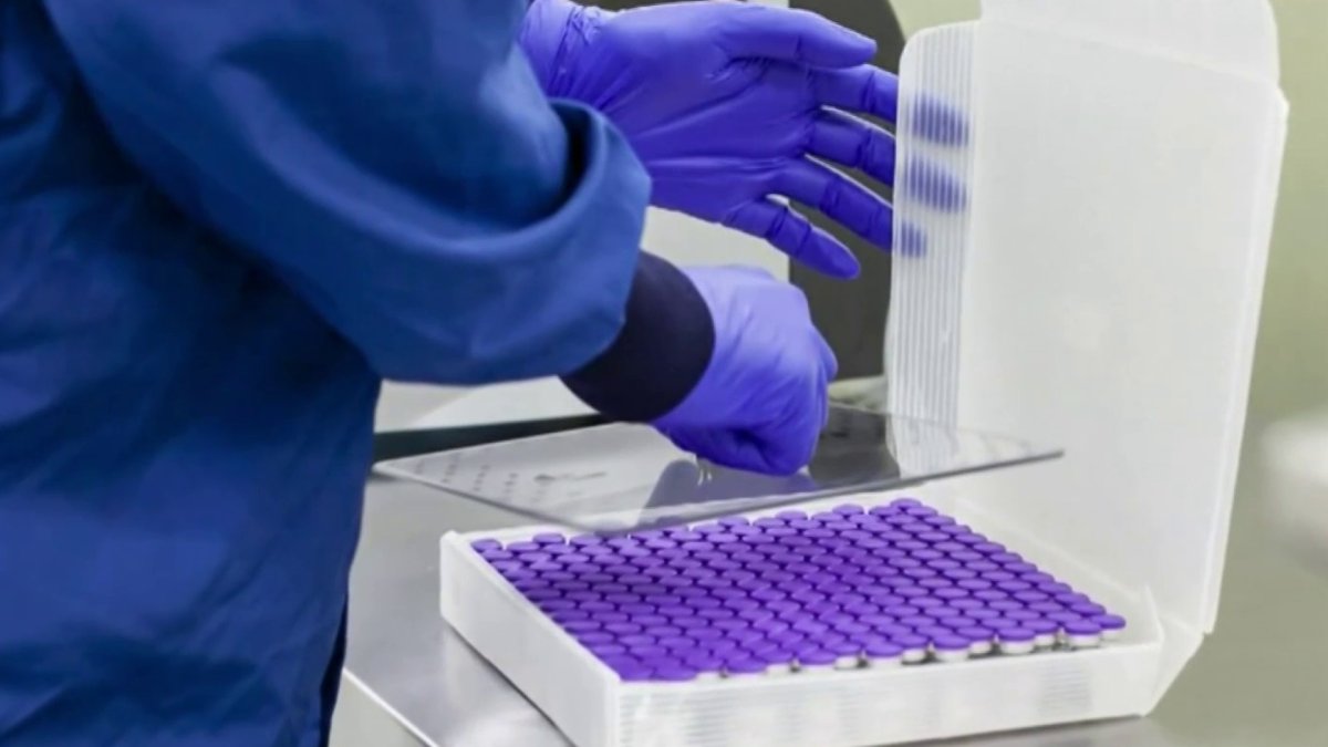Coronavirus Vaccine on the Fast Track as FDA Nears Making Final Pfizer ...