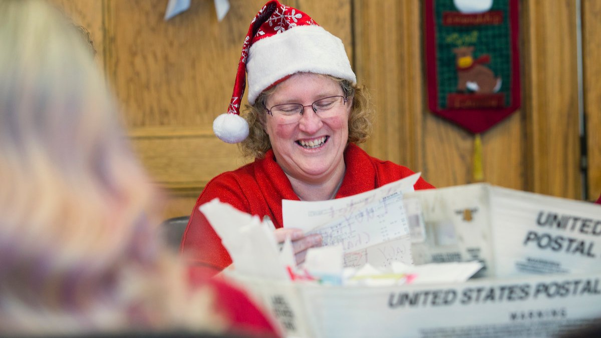 ‘Dear Santa’ Takes Viewers Behind the Scenes of Postal Service’s ...