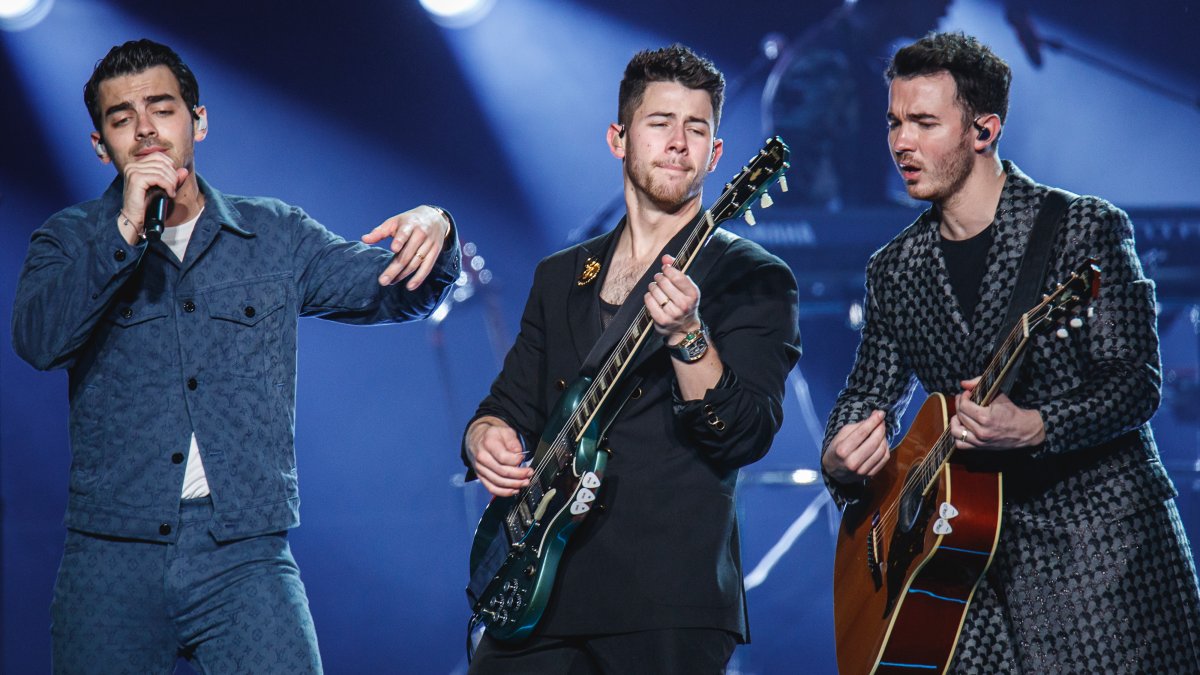 Jonas Brothers Announce 5-Show Broadway Residency at Marquis Theater ...