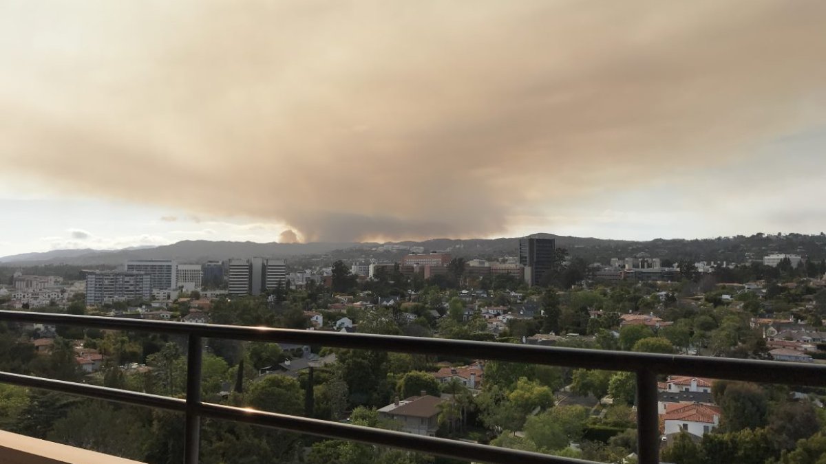 Topanga Canyon Residents Evacuate Homes Because of Wildfire – NBC Bay Area
