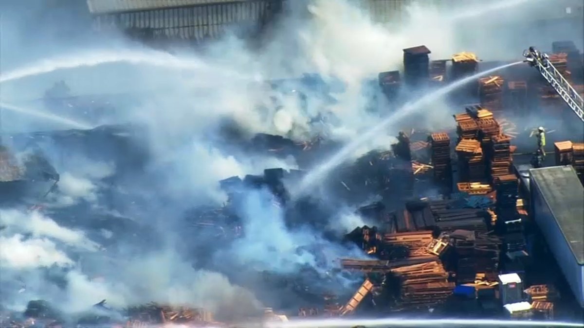2-Alarm Pallet Fire in Richmond Contained – NBC Bay Area