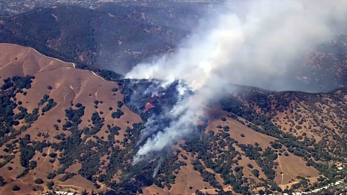 Lassen Fire in Lucas Valley Area of Marin County Holding at 30 Acres ...