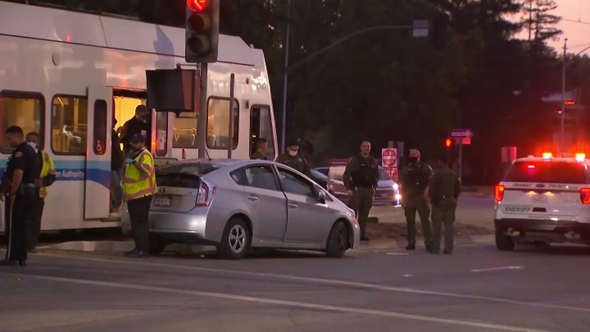 VTA Train Strikes Car in San Jose; No Injuries Reported – NBC Bay Area