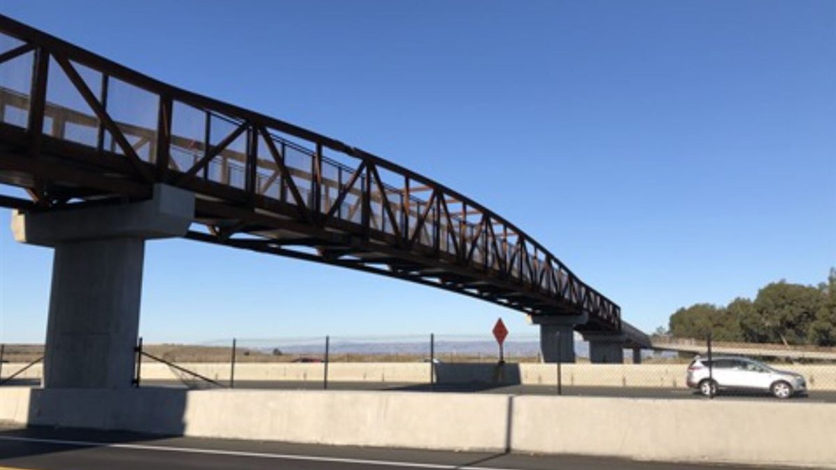 Highway 101 Pedestrian/Bicycle Bridge Opens in Palo Alto – NBC Bay Area