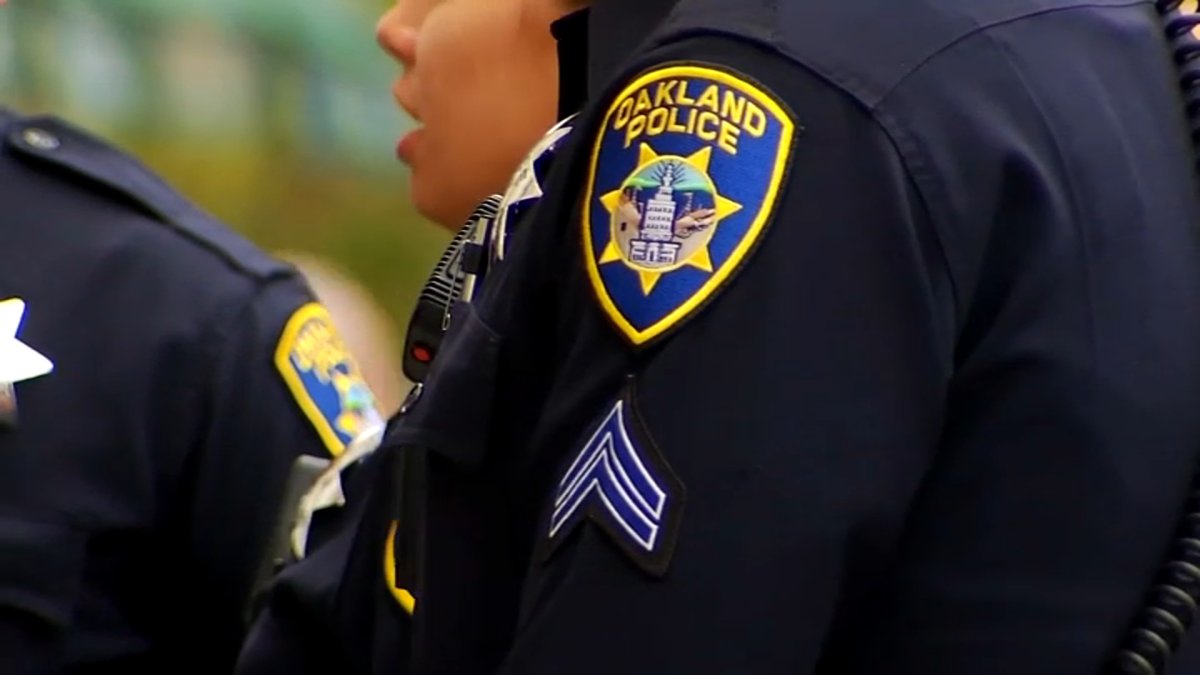 Oakland Police Officers Leaving the Struggling Department for Others ...