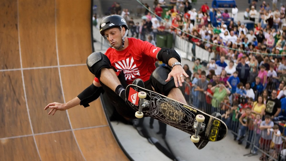 Skateboarding Legend Tony Hawk Suffers Nasty Broken Leg – NBC Bay Area