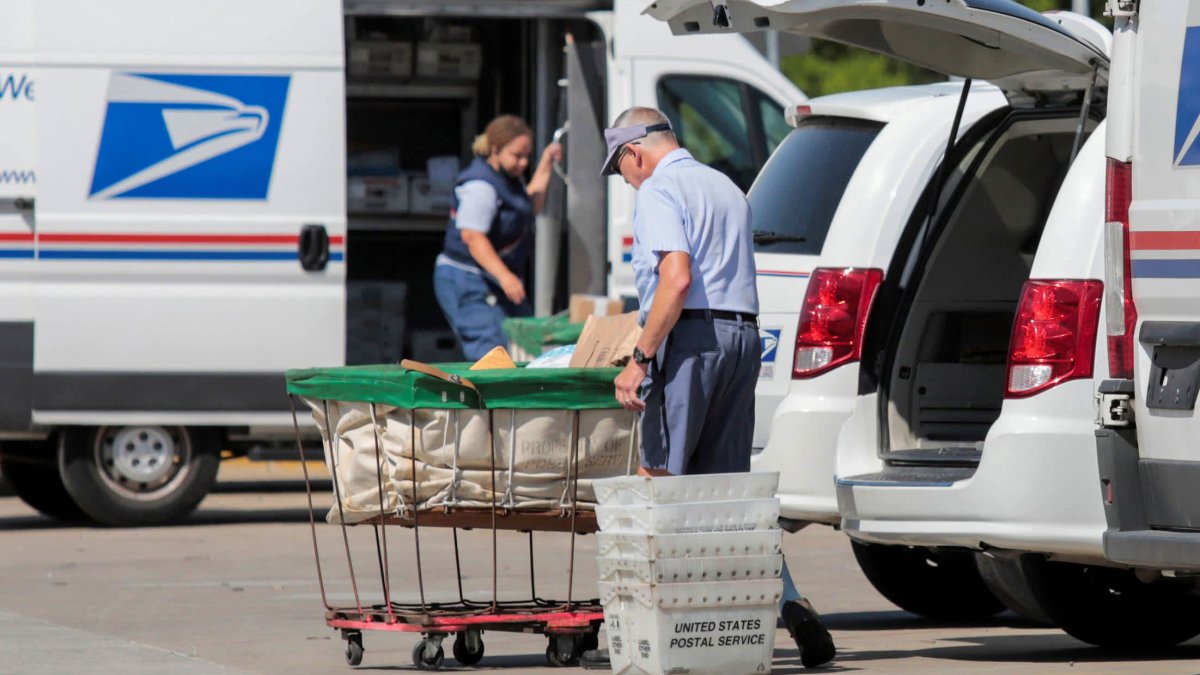 Sixteen States Sue the Postal Service Over Plan to Buy Gas-Powered ...