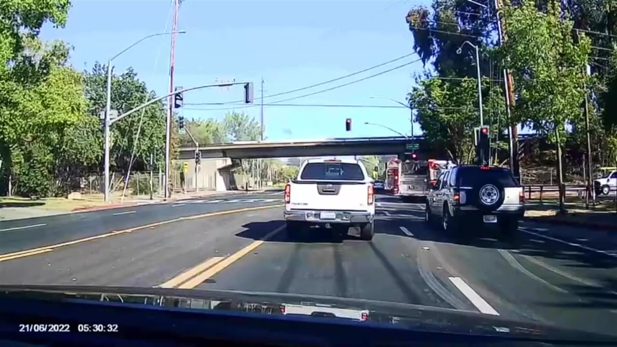 Watch: Moment BART Train Derails in Concord – NBC Bay Area