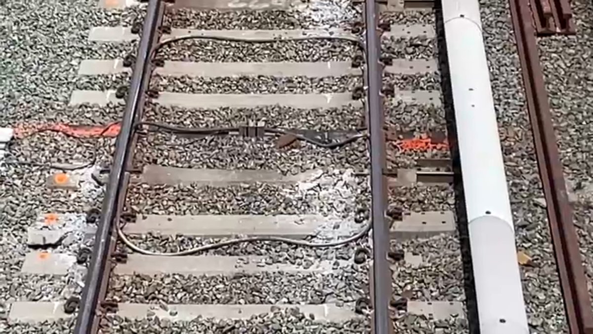 Crews Work to Fix Derailed BART Train in Concord – NBC Bay Area