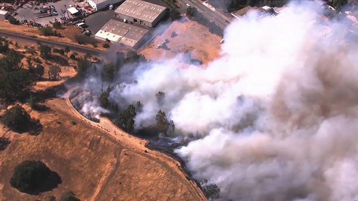 Crews Control 3-Alarm Brush Fire in Martinez – NBC Bay Area
