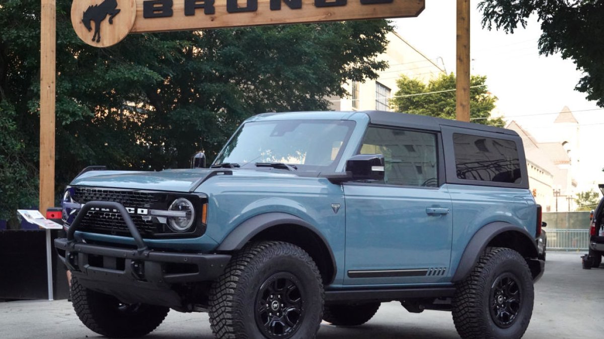 Ford Recalls OVer 634K Bronco and Escape SUVs Due to Leaks and Fire ...