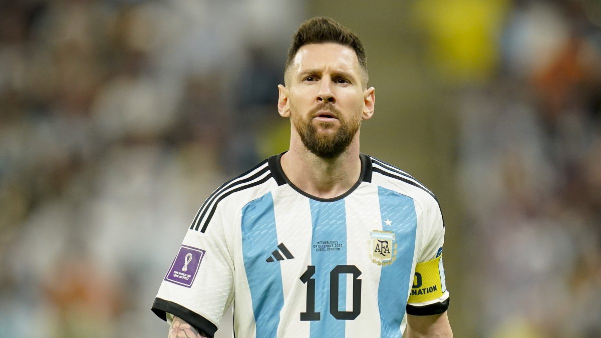 Lionel Messi Converts Penalty, Argentina Grabs 2-0 Lead vs. Netherlands ...