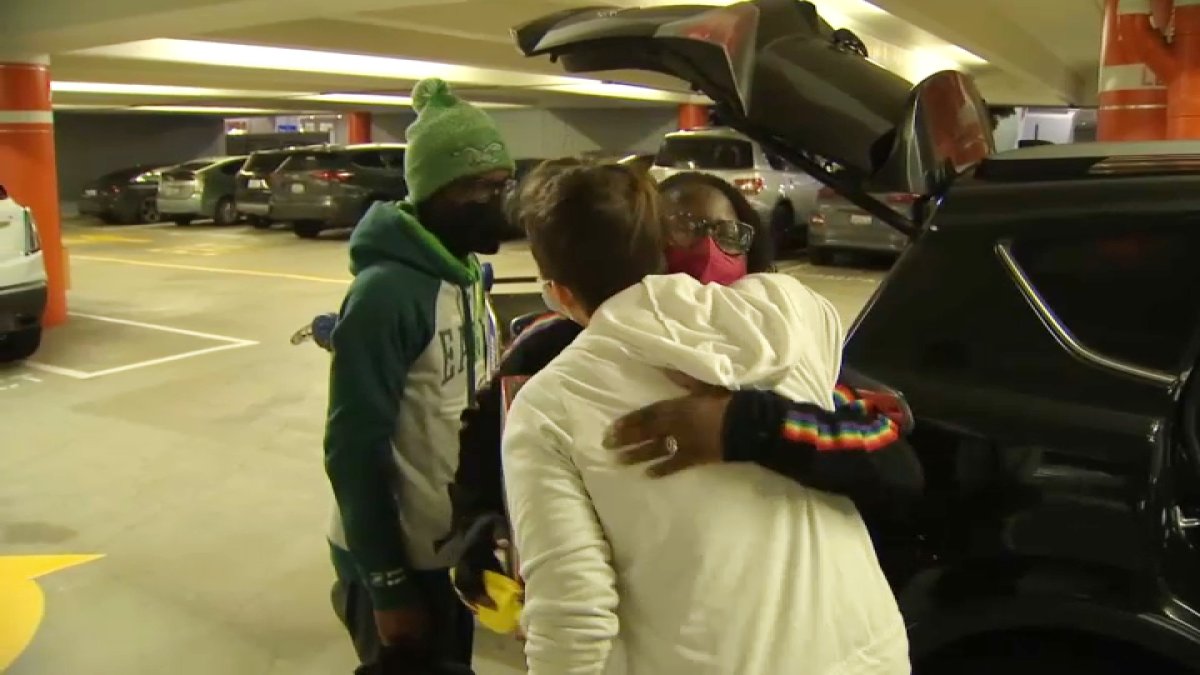 Stranger Books Hotel for Travel Nurse, Family Stranded at SFO Over Christmas Weekend – NBC Bay Area