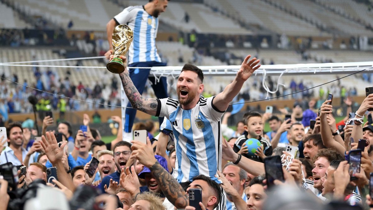 Lionel Messi Not Retiring From Argentina: ‘I Want to Continue Playing ...