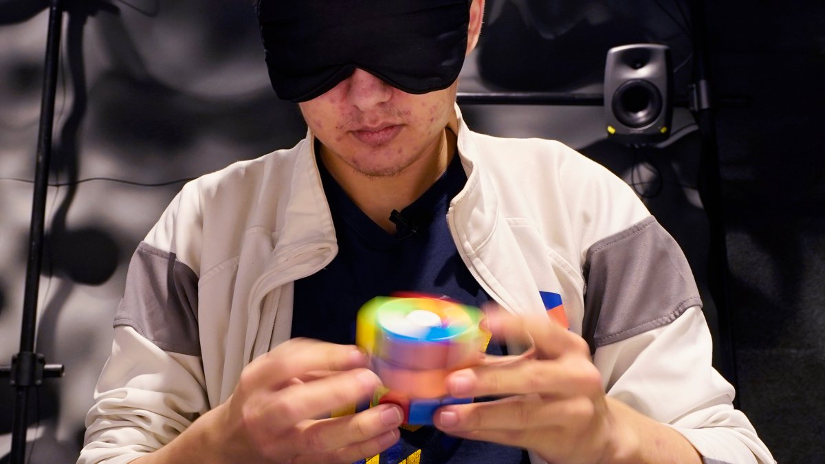 Rubik’s Cube World Champion Also Plays Violin – NBC Bay Area