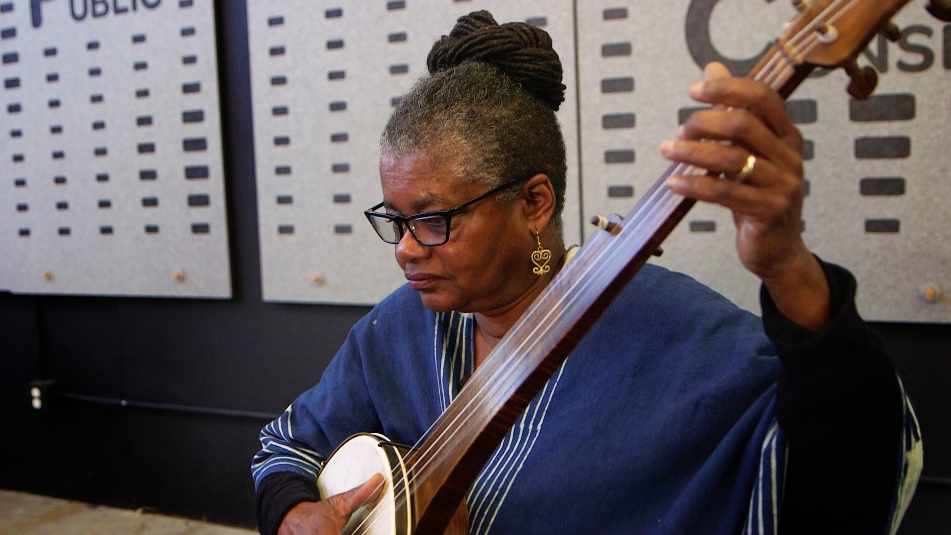 Oakland Woman Passing Along Tradition of Black Banjo – NBC Bay Area