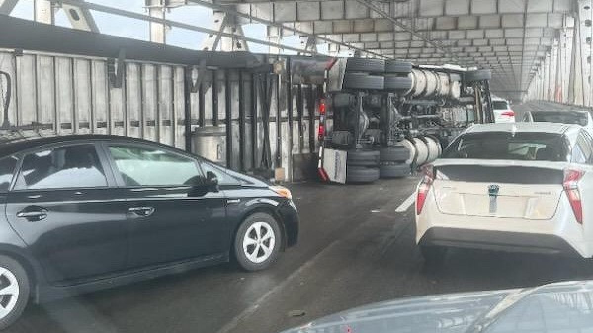 Overturned Big-Rig Blocks Lanes on Bay Bridge – NBC Bay Area Overturned Big-Rig Blocks Lanes on Bay Bridge – NBC Bay Area