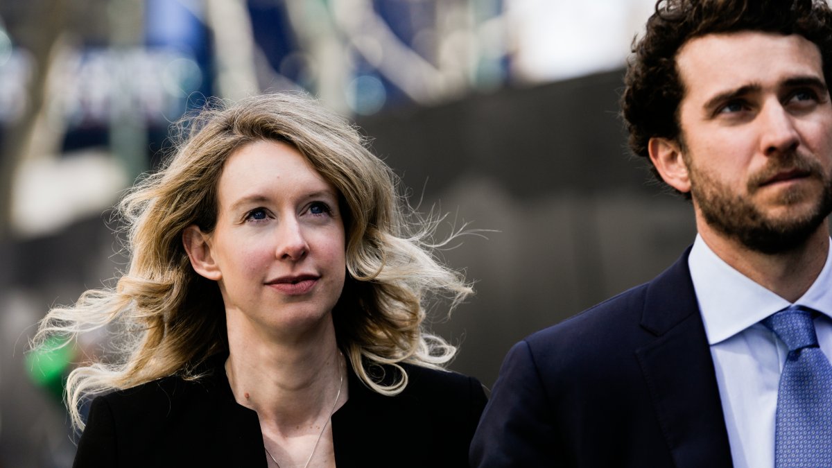 Elizabeth Holmes’s prison sentence reduced by two years – NBC Bay Area Elizabeth Holmes’s prison sentence reduced by two years – NBC Bay Area
