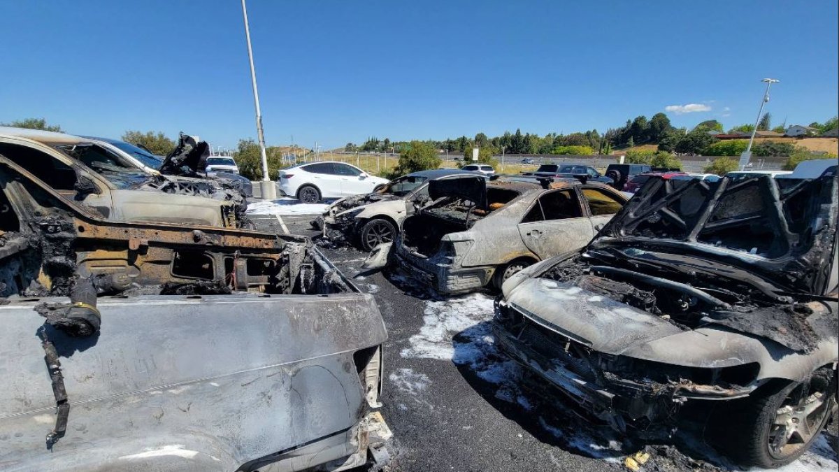 Fire Destroys Cars at BART Parking Lot in Antioch – NBC Bay Area
