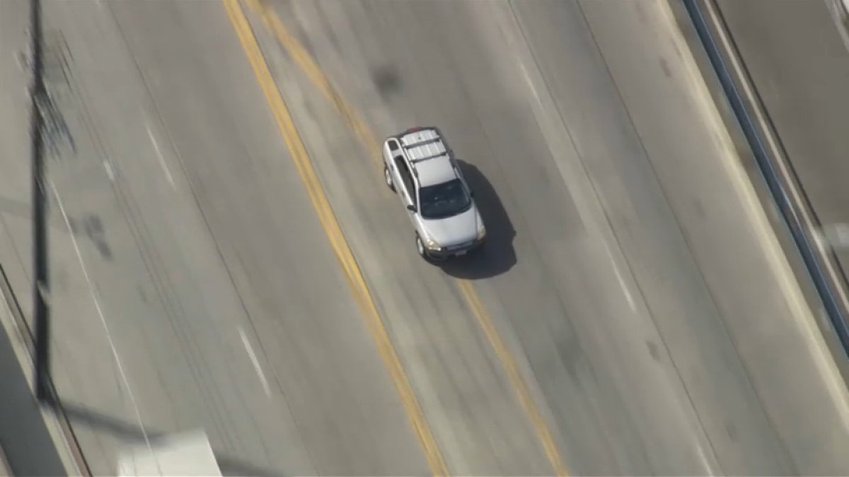 Carjacking suspect on the run – NBC Bay Area