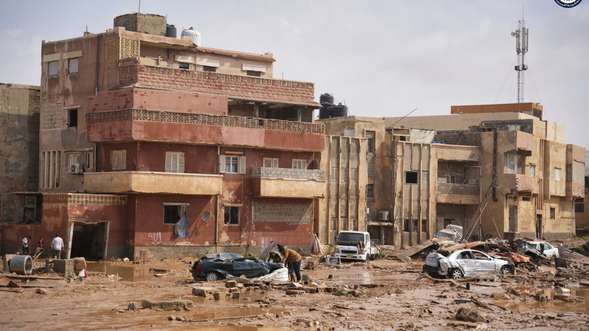 Flooding in eastern Libya after weekend storm leaves 2,000 people ...