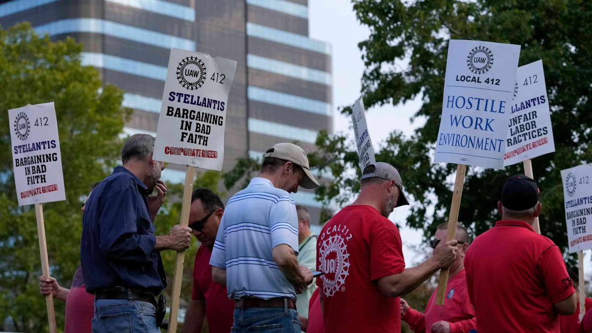UAW strike spreads GM and Stellantis centers across 20 states – NBC Bay ...
