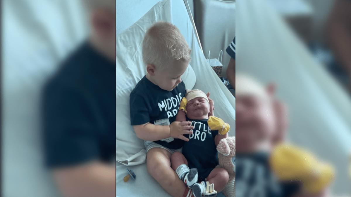 Mom captures the exact moment her middle child realized he’s no longer the baby – NBC Bay Area