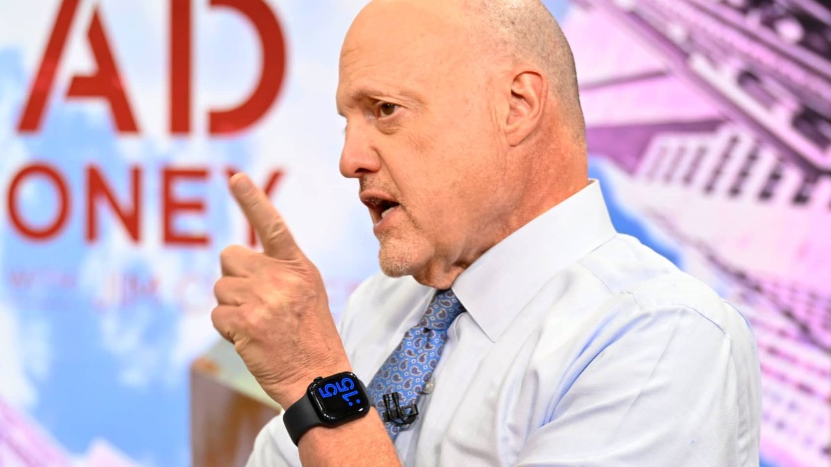 Jim Cramer says investors should follow the post-dot-com-bubble ...