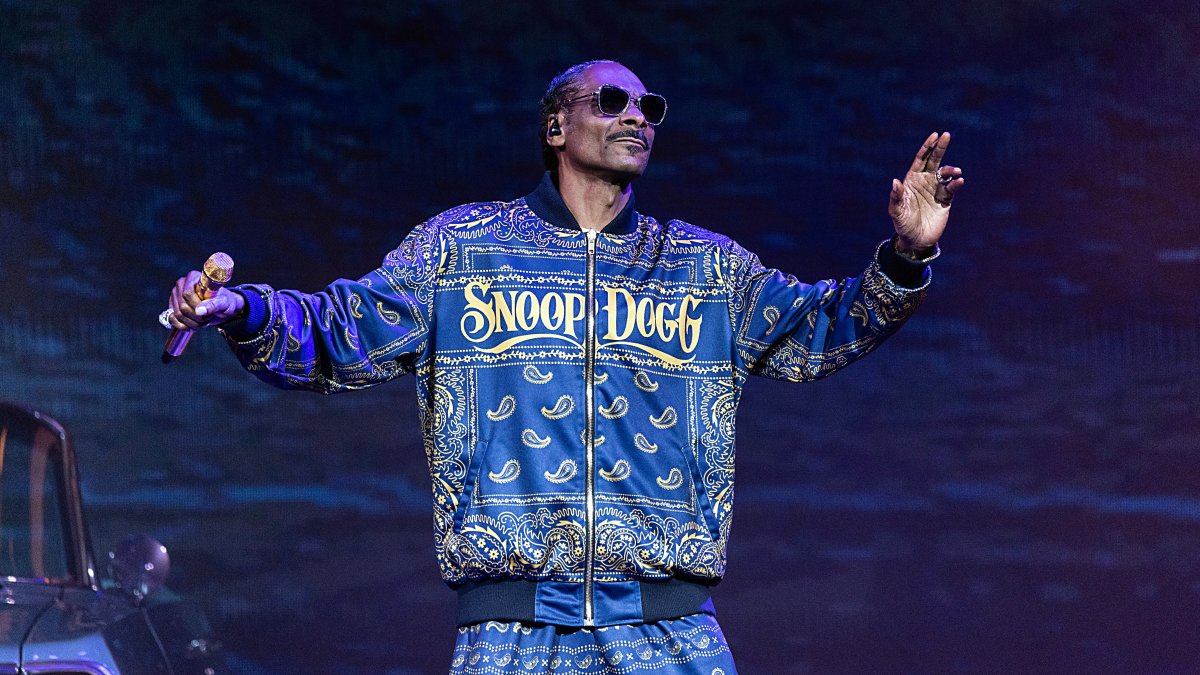Snoop Dogg touts smokeless fire pit in new campaign – NBC Bay Area