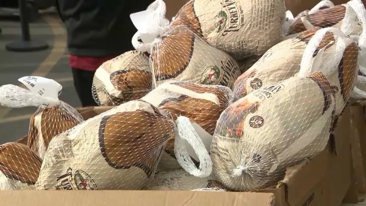 Bay Area outreach program holds annual Thanksgiving dinner giveaway ...