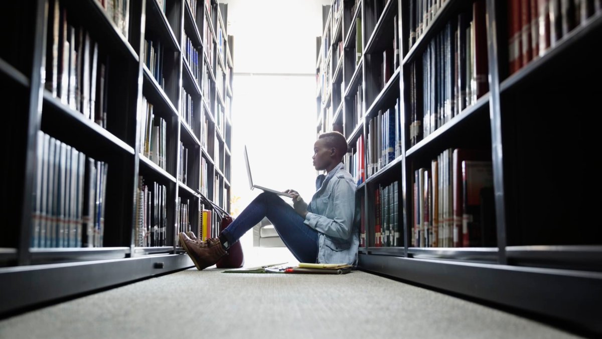 Looming $2.7 billion Pell Grant shortfall poses a new threat for ...