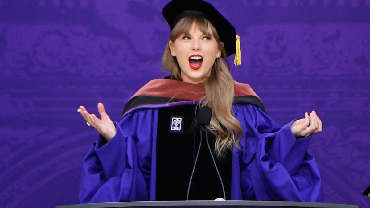 College courses about Taylor Swift are popping up. Professors explain ...