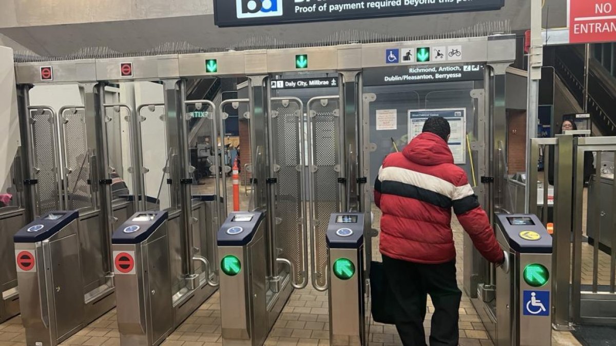 BART unveils new fare gates at West Oakland station – NBC Bay Area