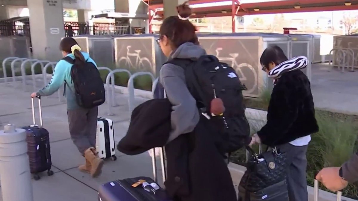 Train derailment sparks transit headaches for BART passengers – NBC Bay ...